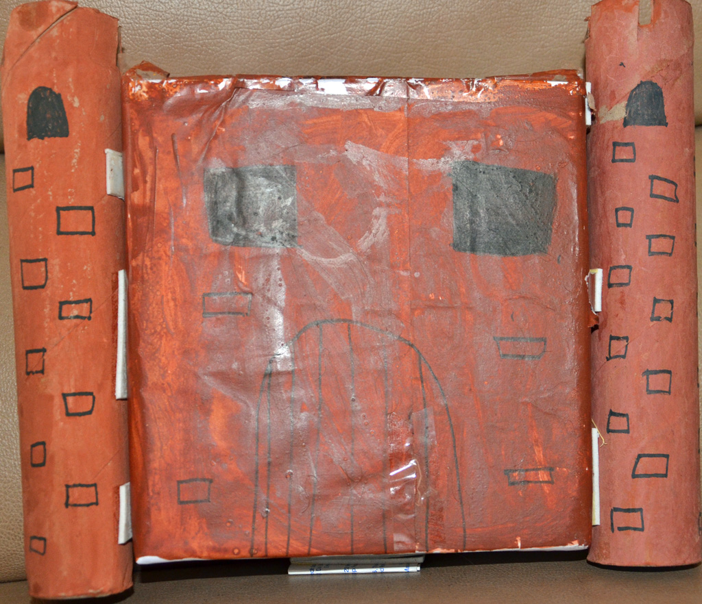 Fort Penstand for School Project – A Boy With Tales